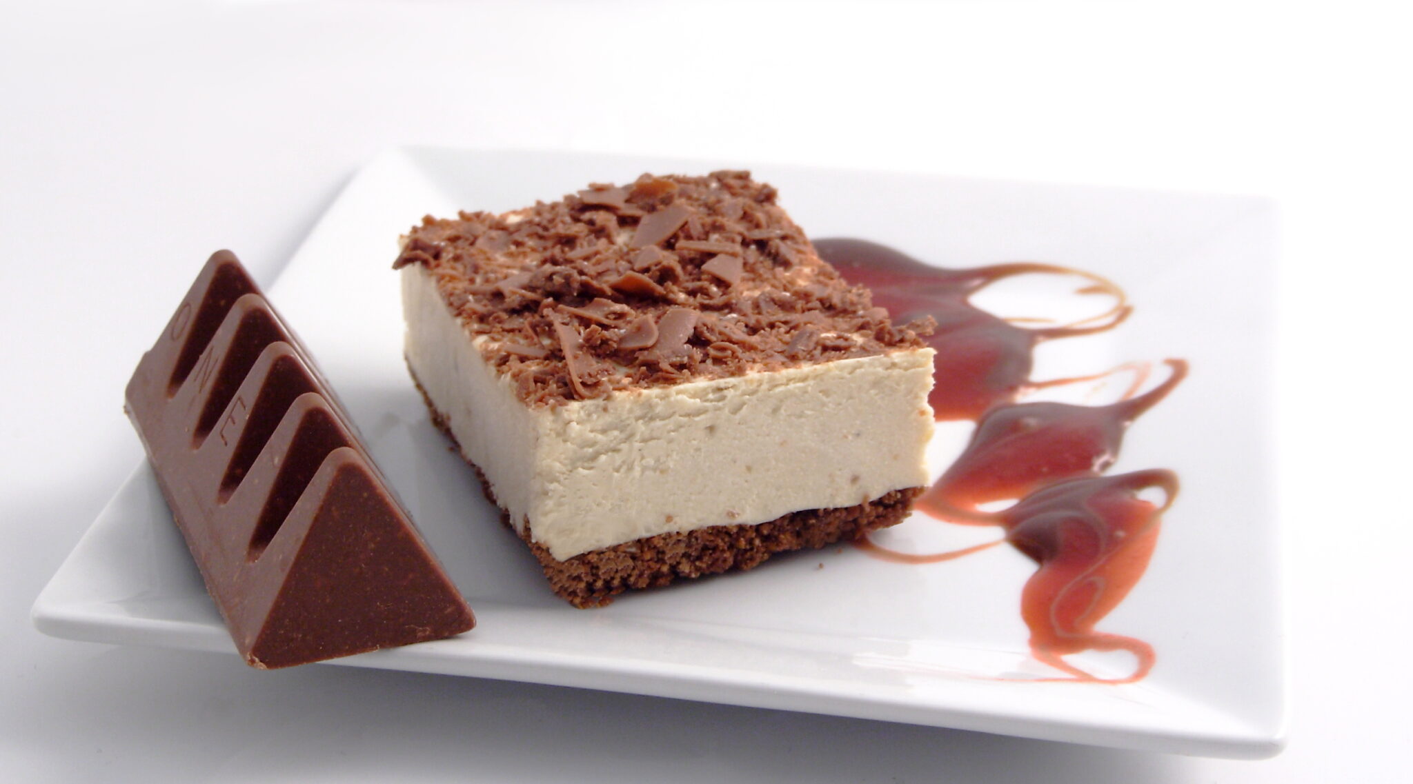 Irish Cream Liqueur & Almond Praline Cheesecake Tray Bake 18’s ...